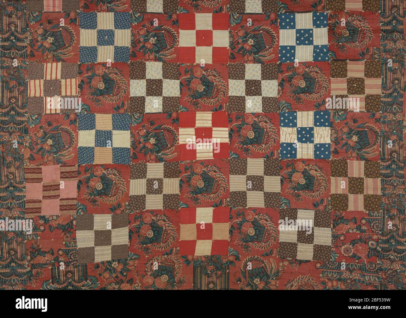 Large scale pillar pattern hi-res stock photography and images - Alamy