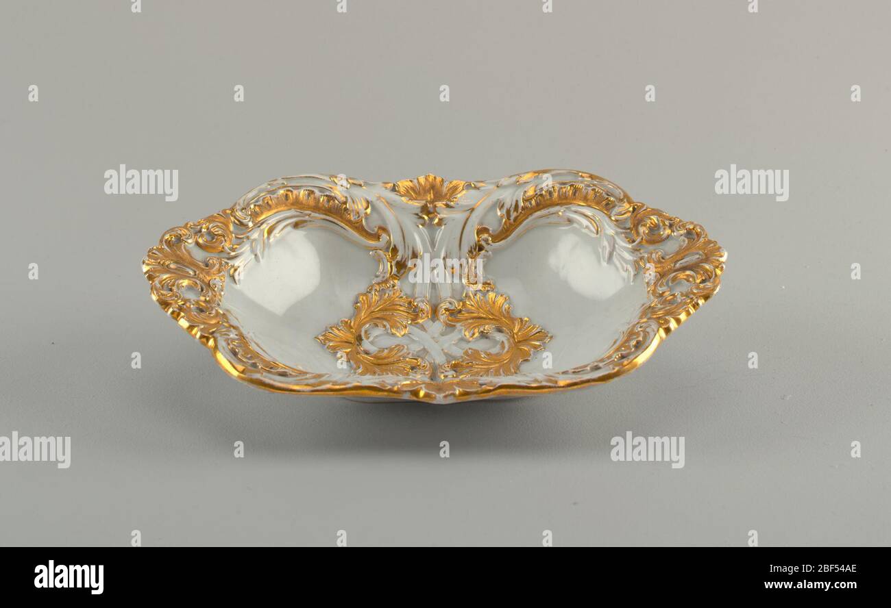 Partially gilded molded scrollwork hi-res stock photography and images ...