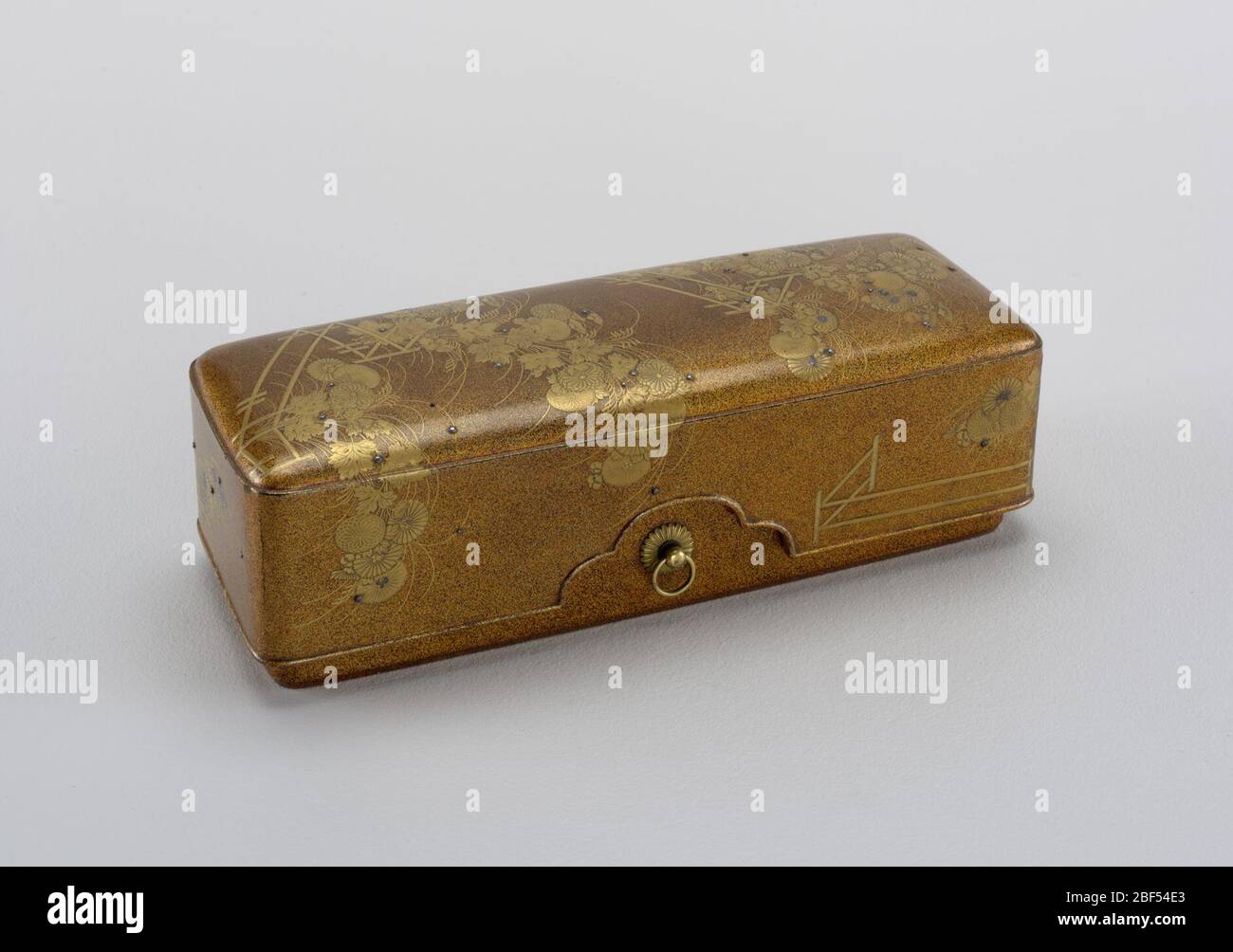 Letter box. Rectangular box with curved corners and an over-lapping ...