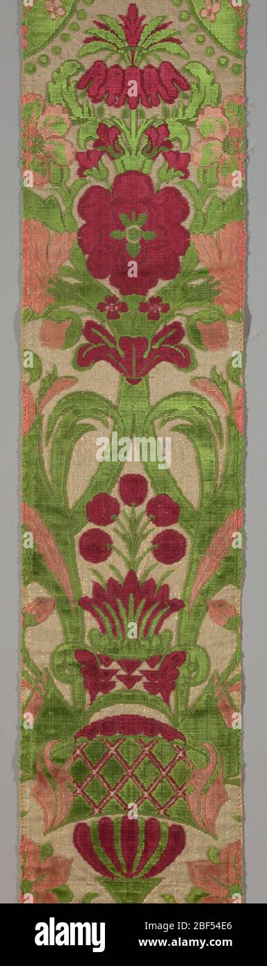 Narrow velvet panel hi-res stock photography and images - Alamy