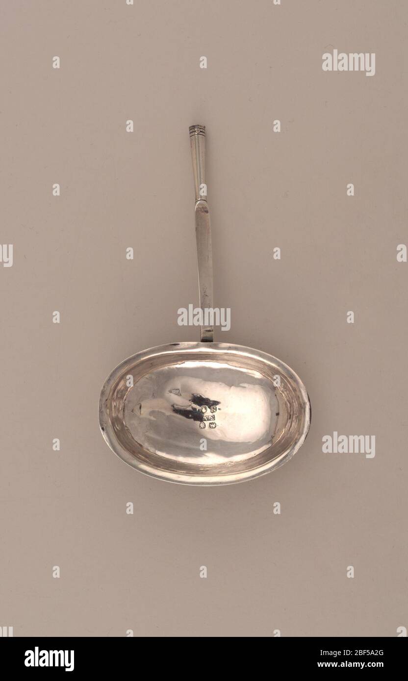 Punch ladle hi-res stock photography and images - Alamy