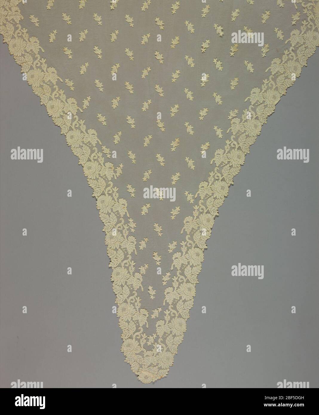 Diamond shaped flower border hi-res stock photography and images - Alamy