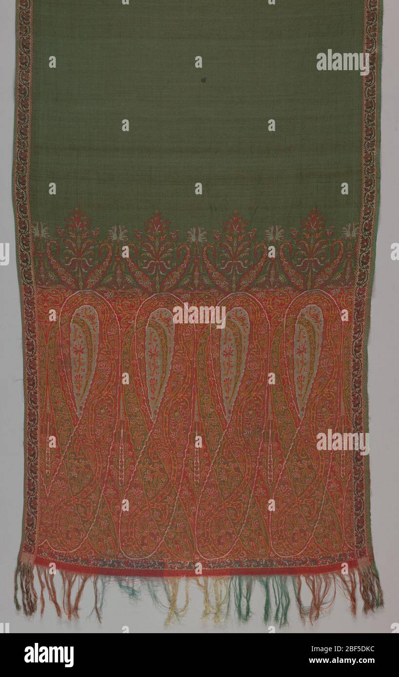 Scarf. Machine-woven scarf with undecorated green field and a wide ...