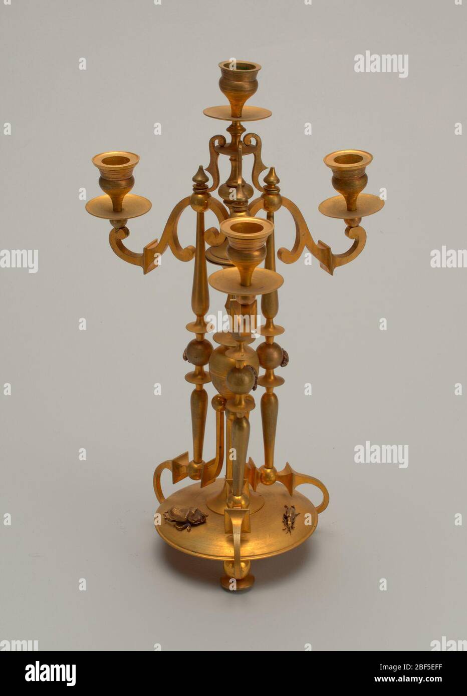 Three legged gold decorative clock hi-res stock photography and images ...