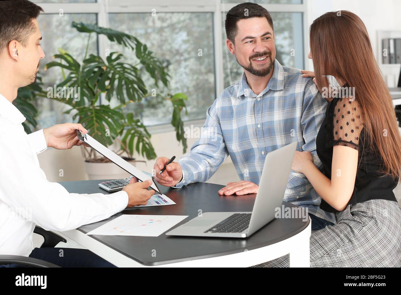 Couple bank manager hi-res stock photography and images - Alamy