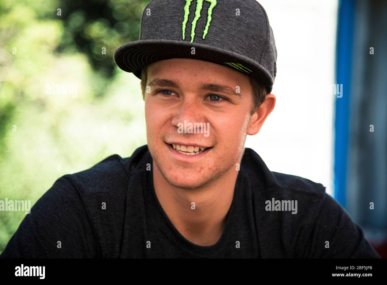Bike downhill cycle hi-res stock photography and images - Alamy
