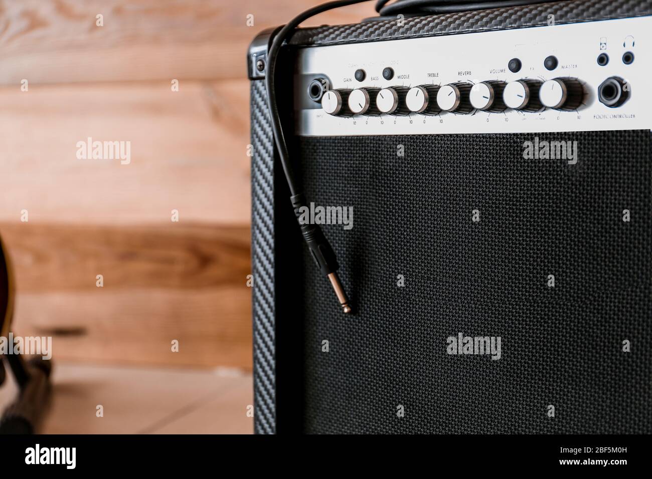 Modern amplifier hi-res stock photography and images - Alamy