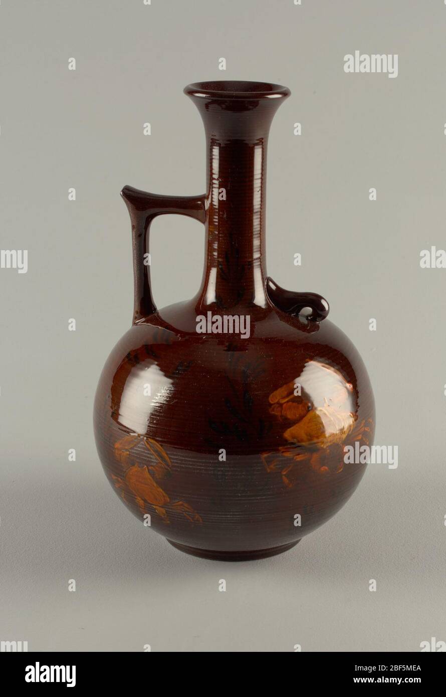 Prominent concentric ridges hi-res stock photography and images - Alamy