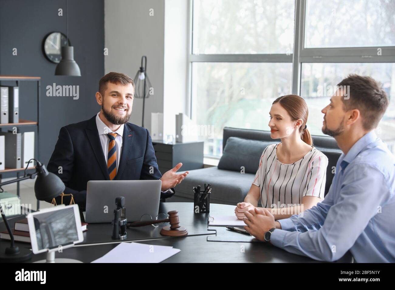 Lawyer office clients hi-res stock photography and images - Alamy