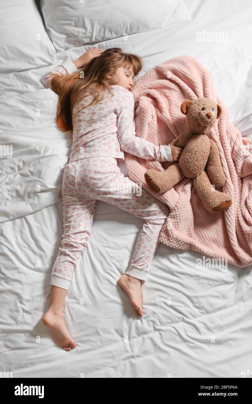 Cute little girl sleeping in bed Stock Photo - Alamy Cute little girl sleeping in bed Stock Photo - Alamy