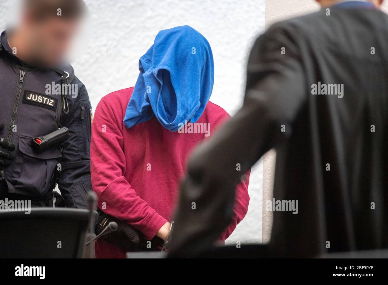 Samurai sword murder court hi-res stock photography and images - Alamy