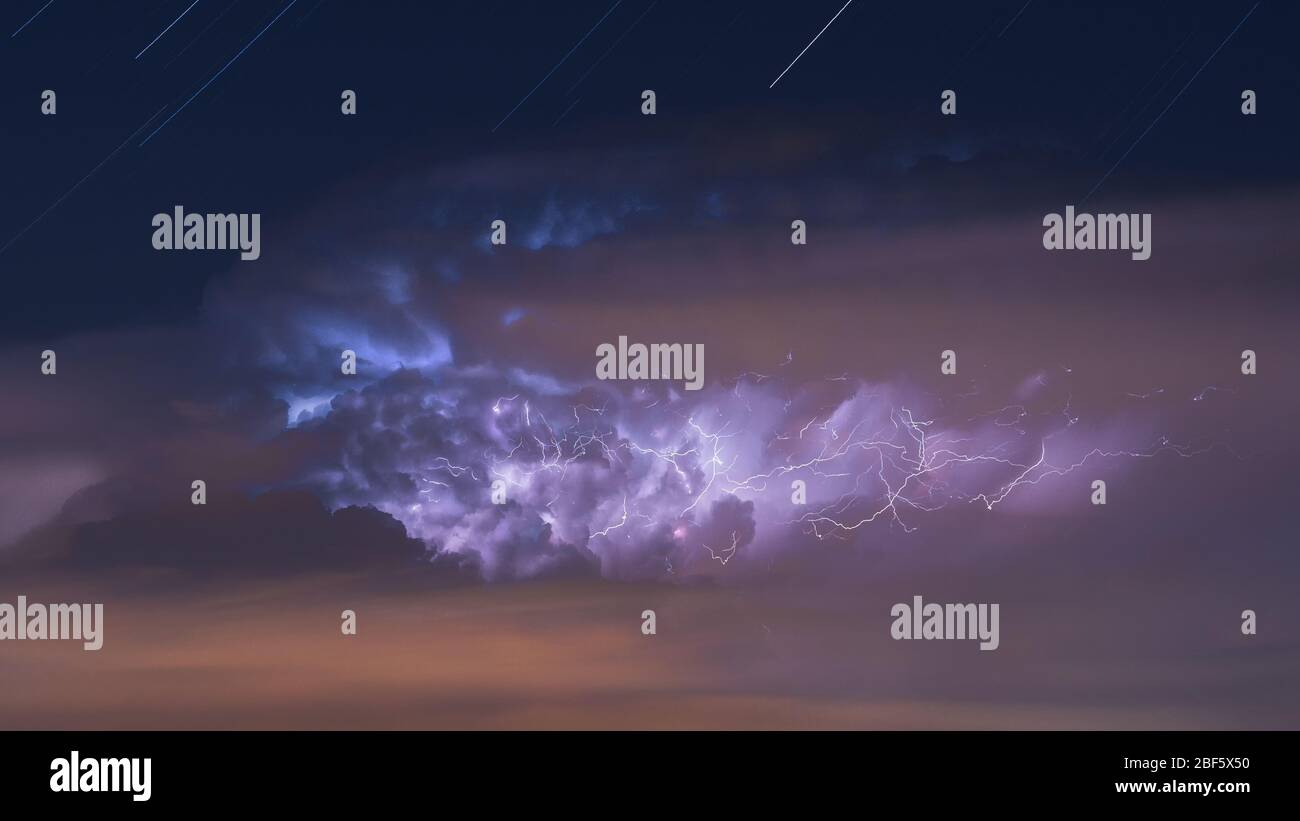 Lightning strike effect background hi-res stock photography and images ...