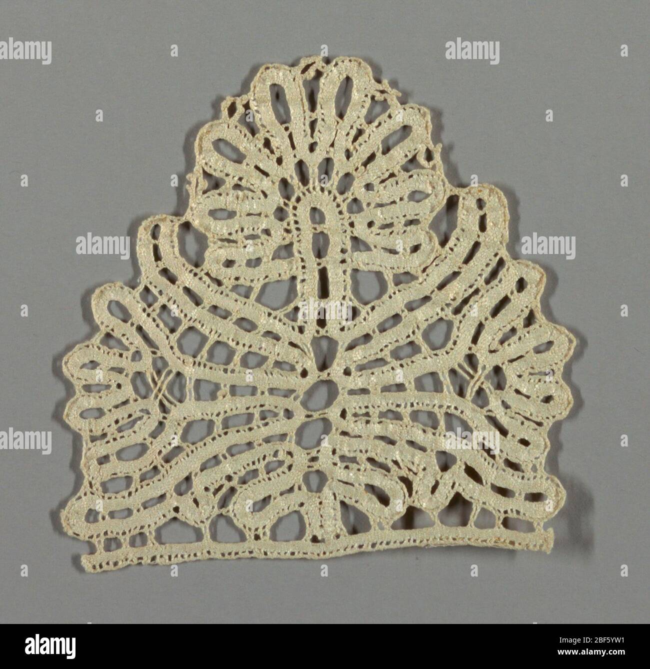 Leaf motif hi-res stock photography and images - Alamy