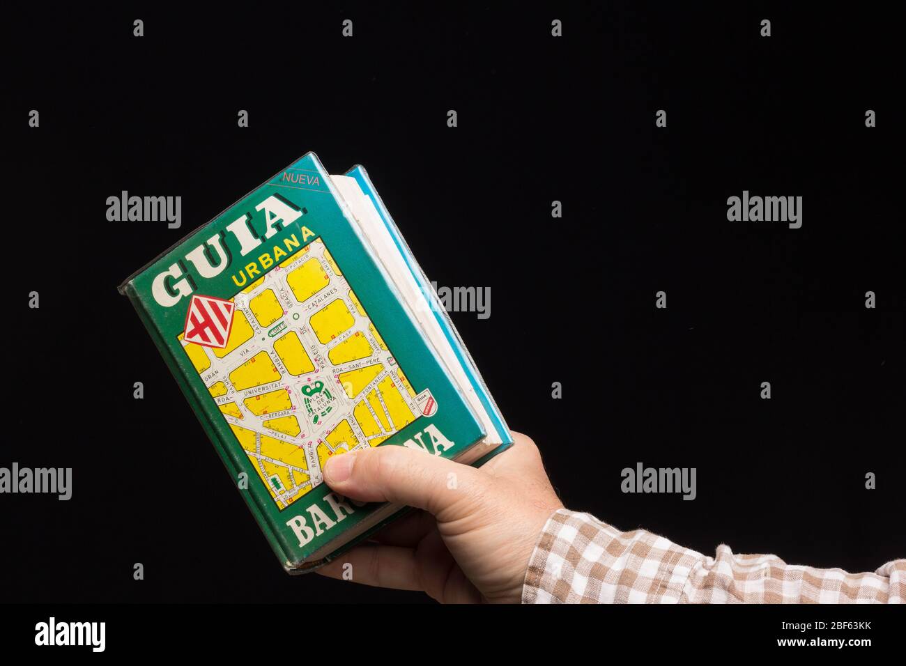 Plans in books, street maps with partial plans in pages. Maps of cities ...