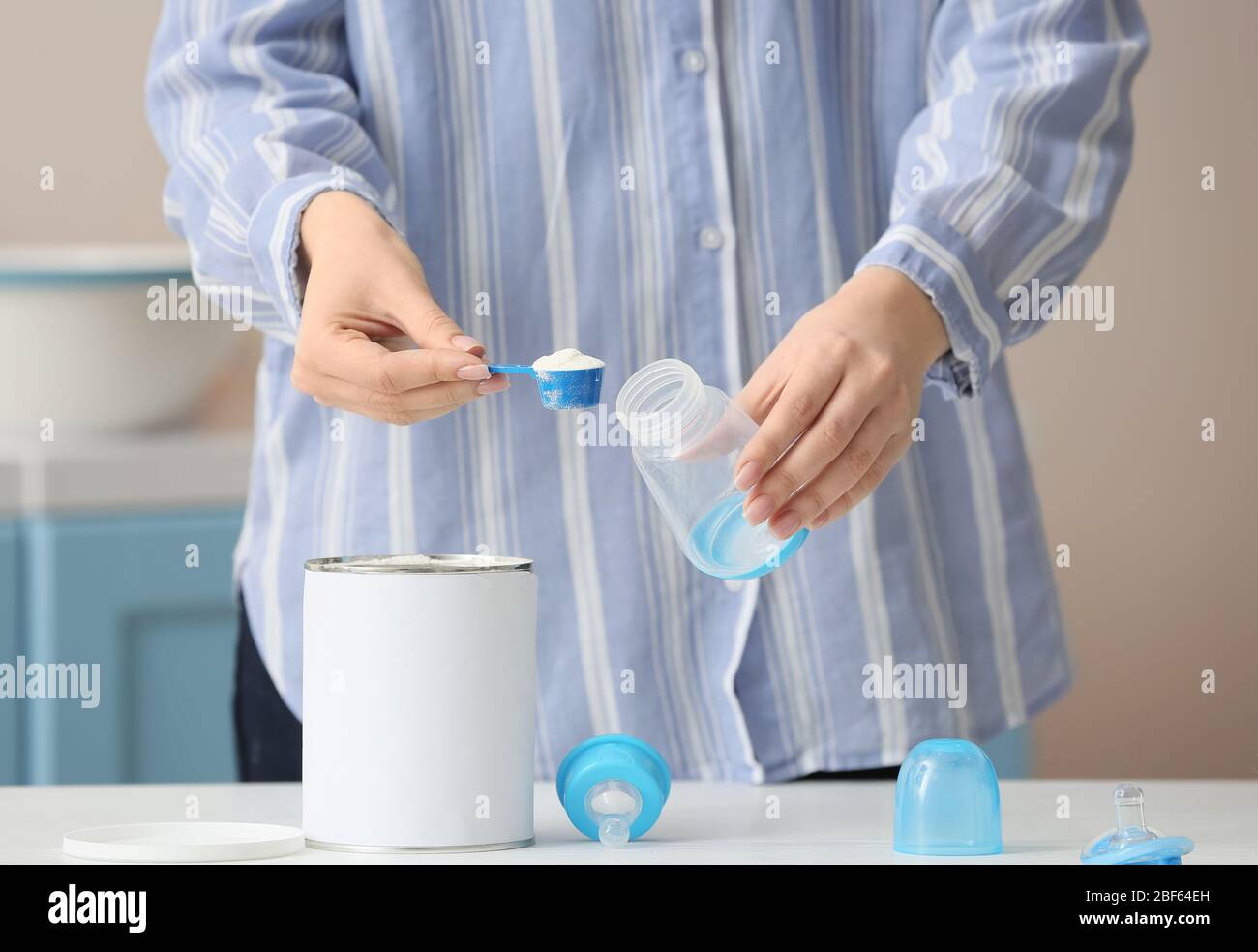 Pouring milk measuring hi-res stock photography and images - Alamy