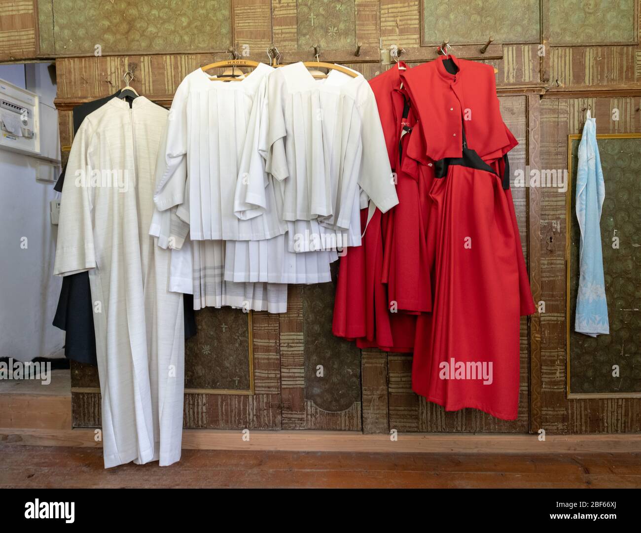 Vestments altar hi-res stock photography and images - Alamy