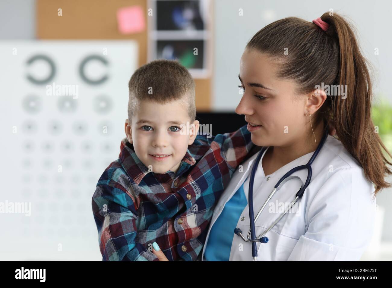 Pediatric vision care hi-res stock photography and images - Alamy