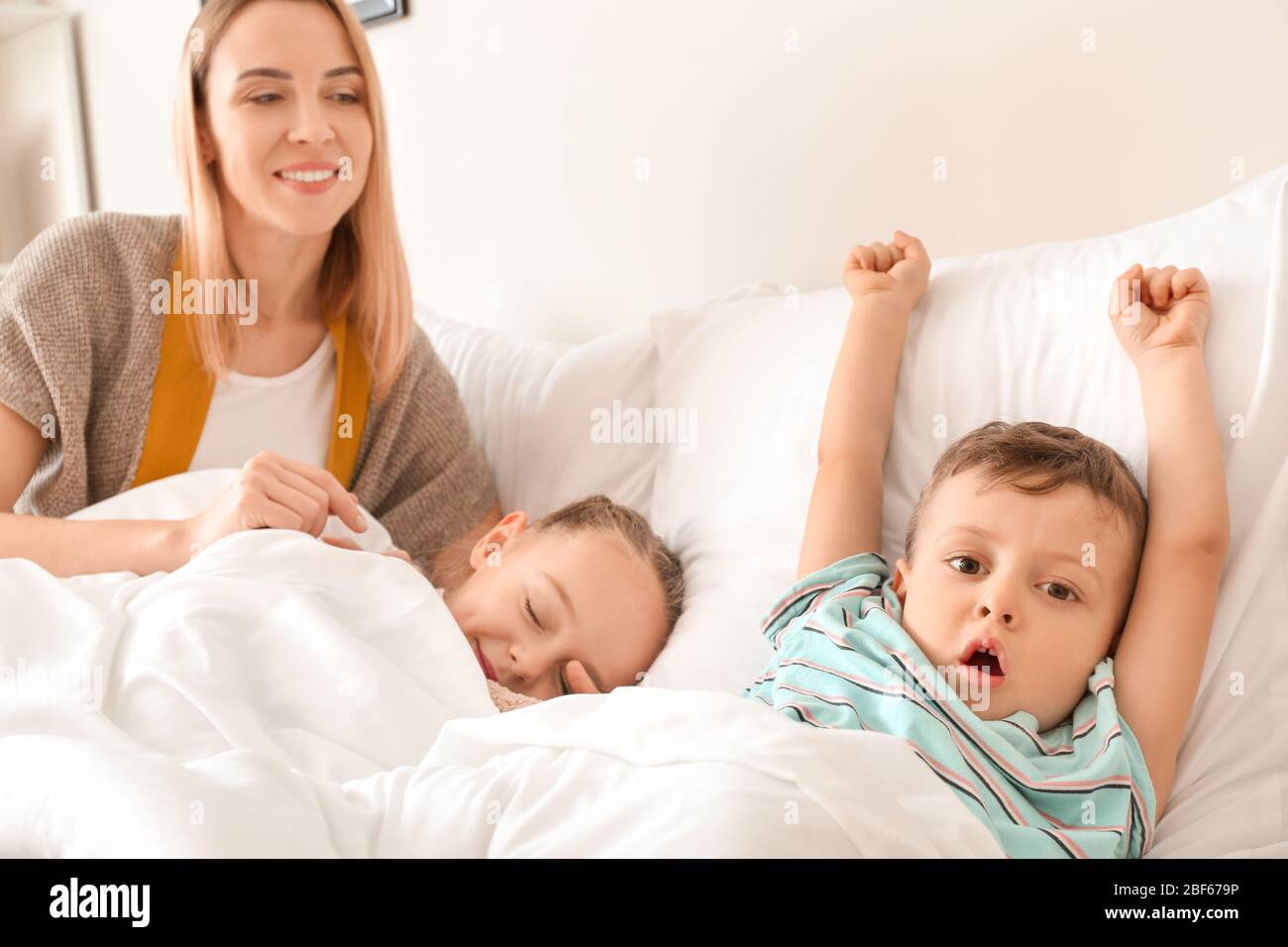 Bed sitter hi-res stock photography and images - Alamy