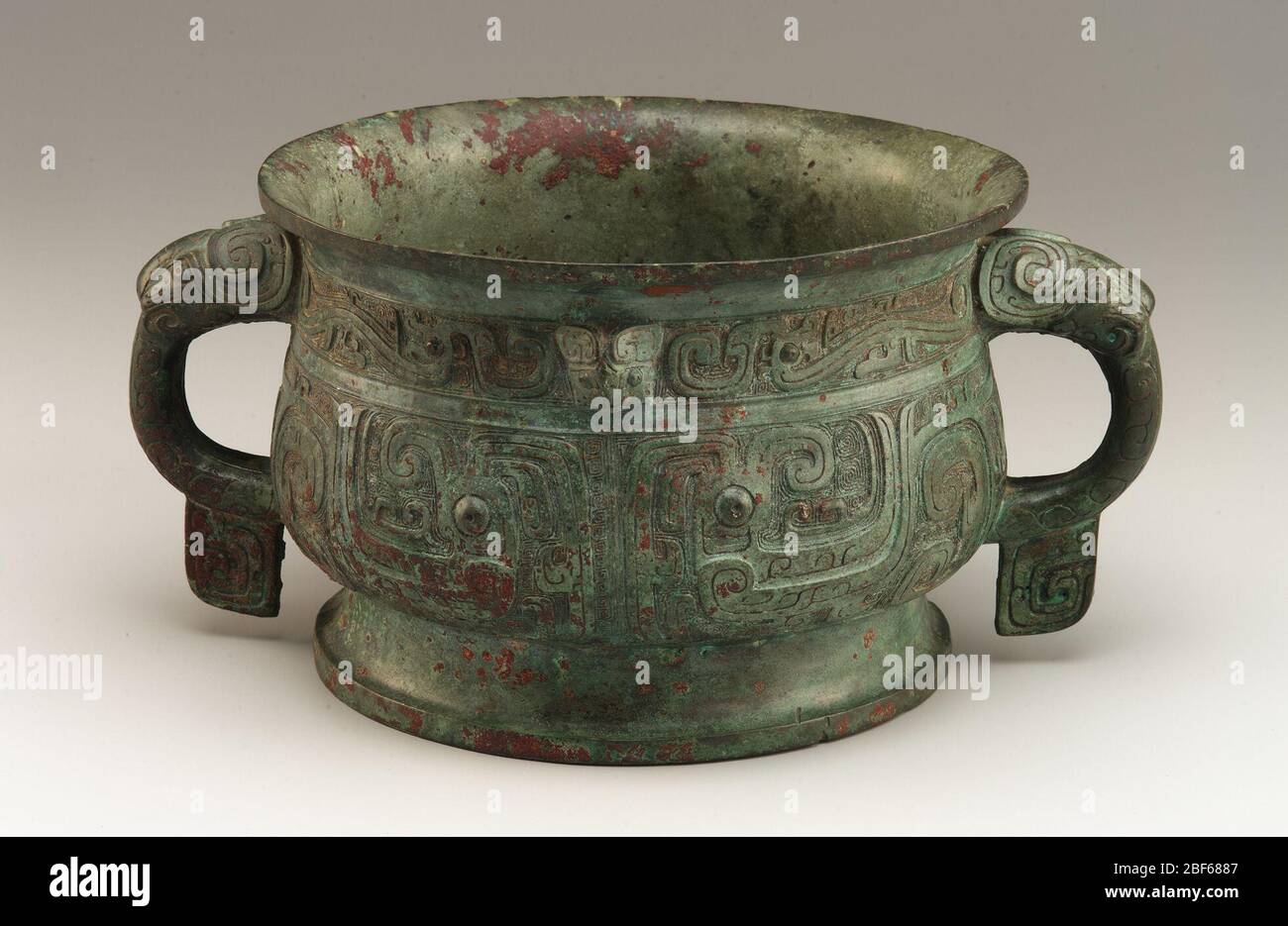 Ritual food serving vessel jing gui. Hongli, the Qianlong emperor (1711 ...
