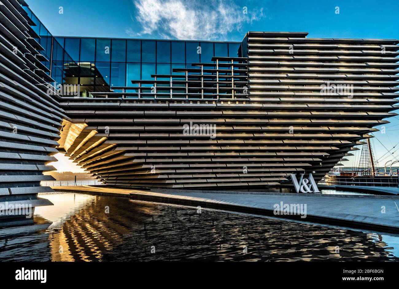 Discovery point dundee hi-res stock photography and images - Alamy