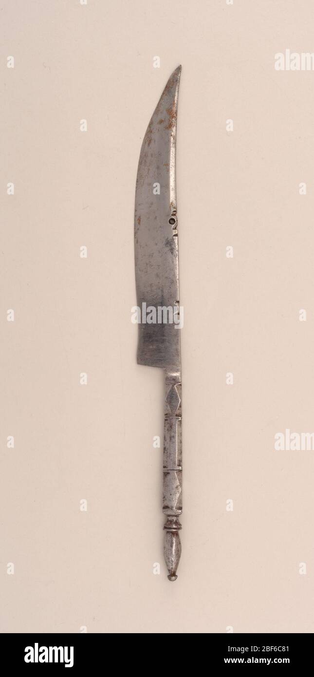 Knife. Integral. Tapered, curved, pointed triangular blade, straight ...