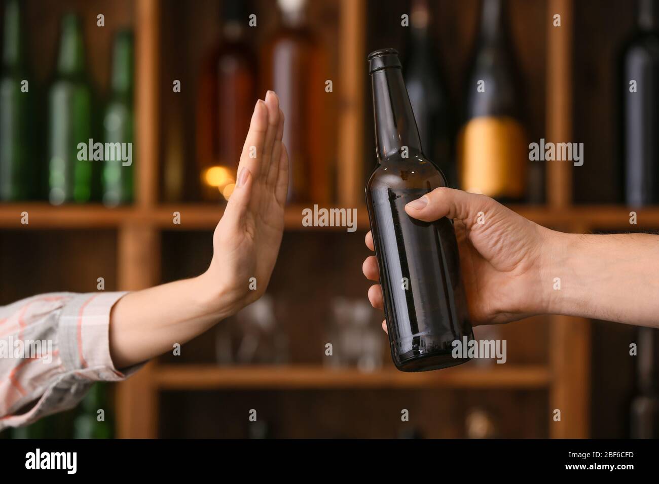 Man drink girl bar offering hi-res stock photography and images - Alamy