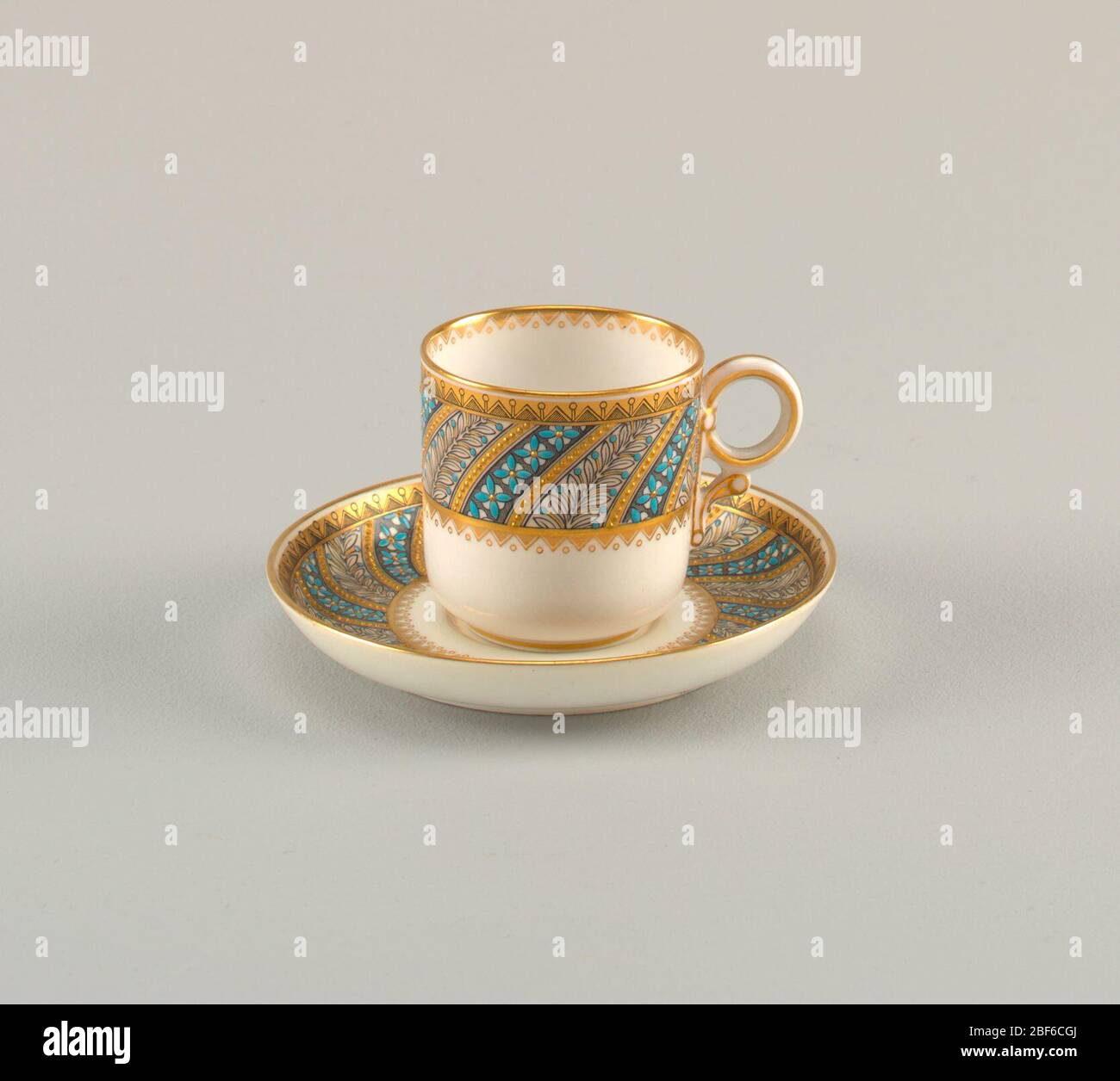 Geometric gilding hi-res stock photography and images - Alamy