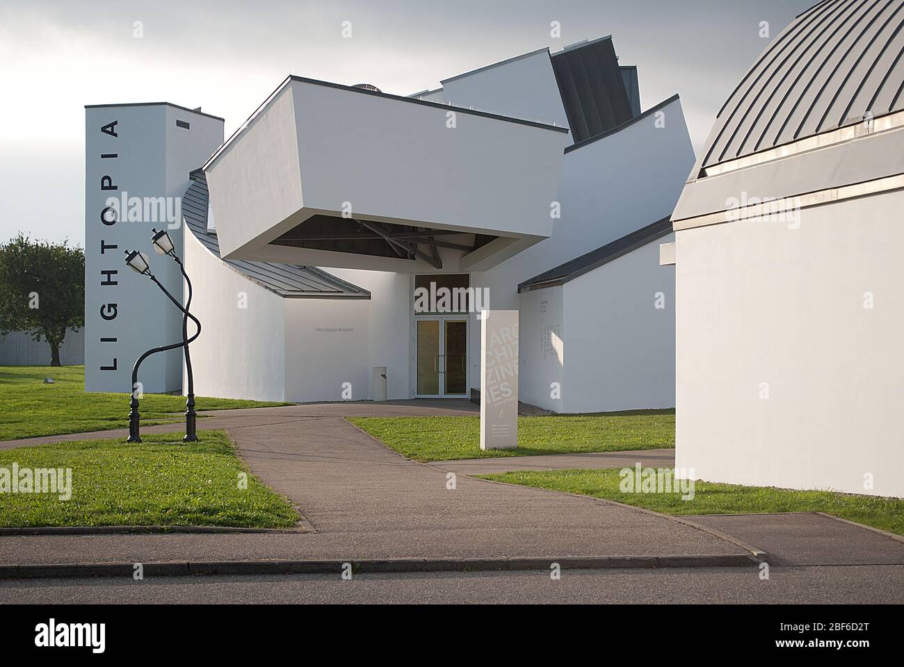 Deconstructivist Architecture Frank Gehry