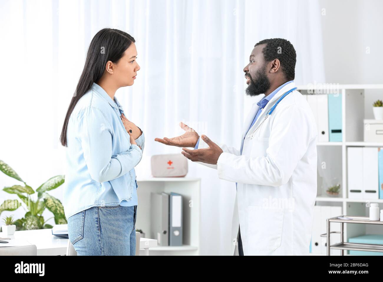 Female afro american patient visiting hi-res stock photography and ...