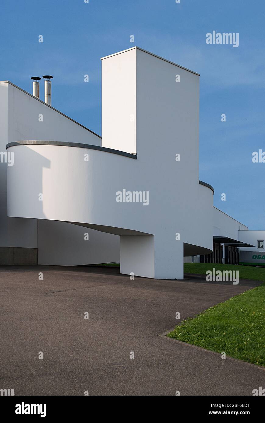 Gallery deconstructivism deconstructivist architecture hi-res stock ...