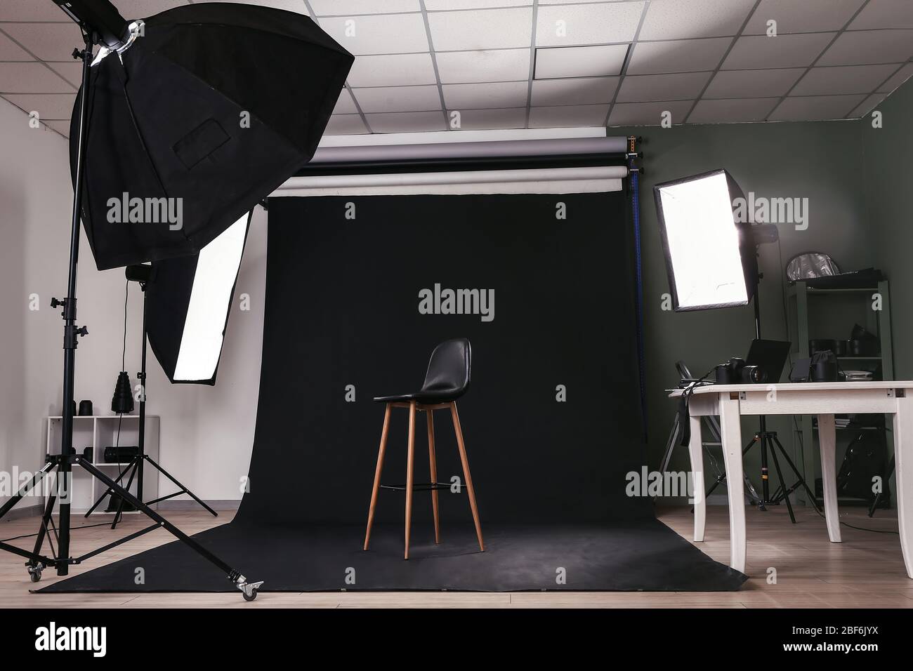Interior of modern photo studio Stock Photo - Alamy
