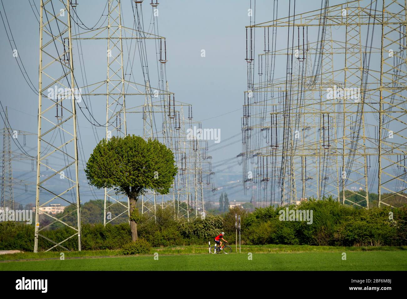 380 kv extra high voltage overhead line hi-res stock photography and ...