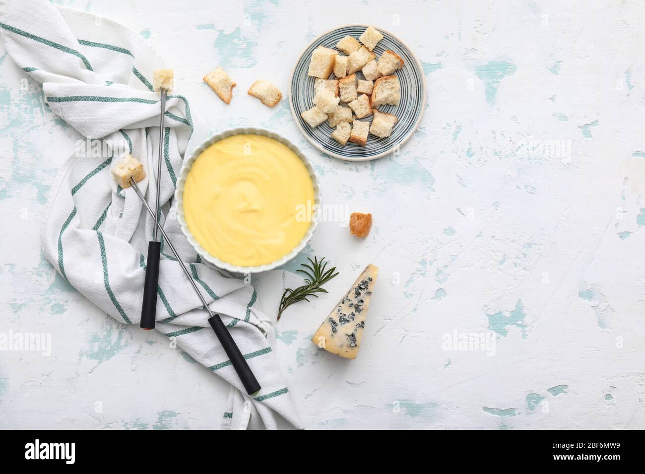 Cheese fondue top view hi-res stock photography and images - Alamy