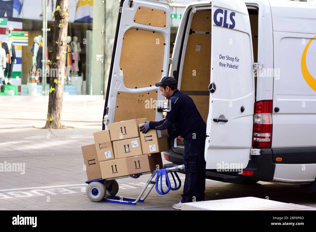 Gls austria hi-res stock photography and images - Alamy