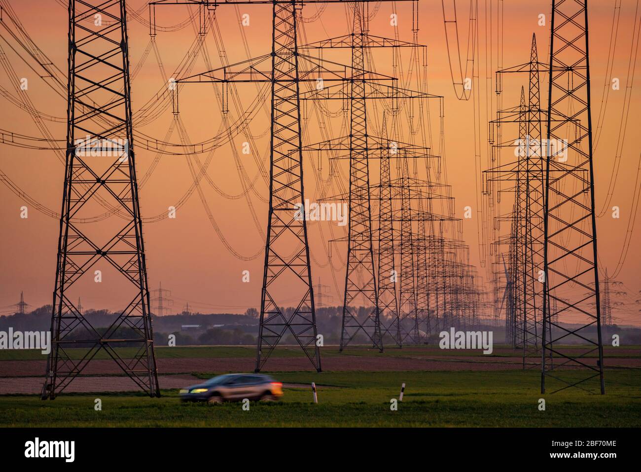 380 kv overhead line hi-res stock photography and images - Alamy
