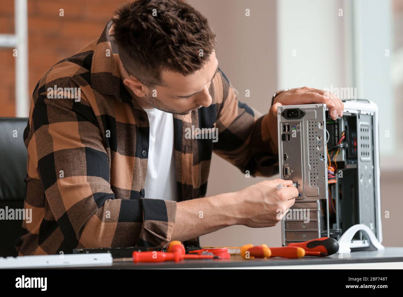 Computer testing center hi-res stock photography and images - Alamy