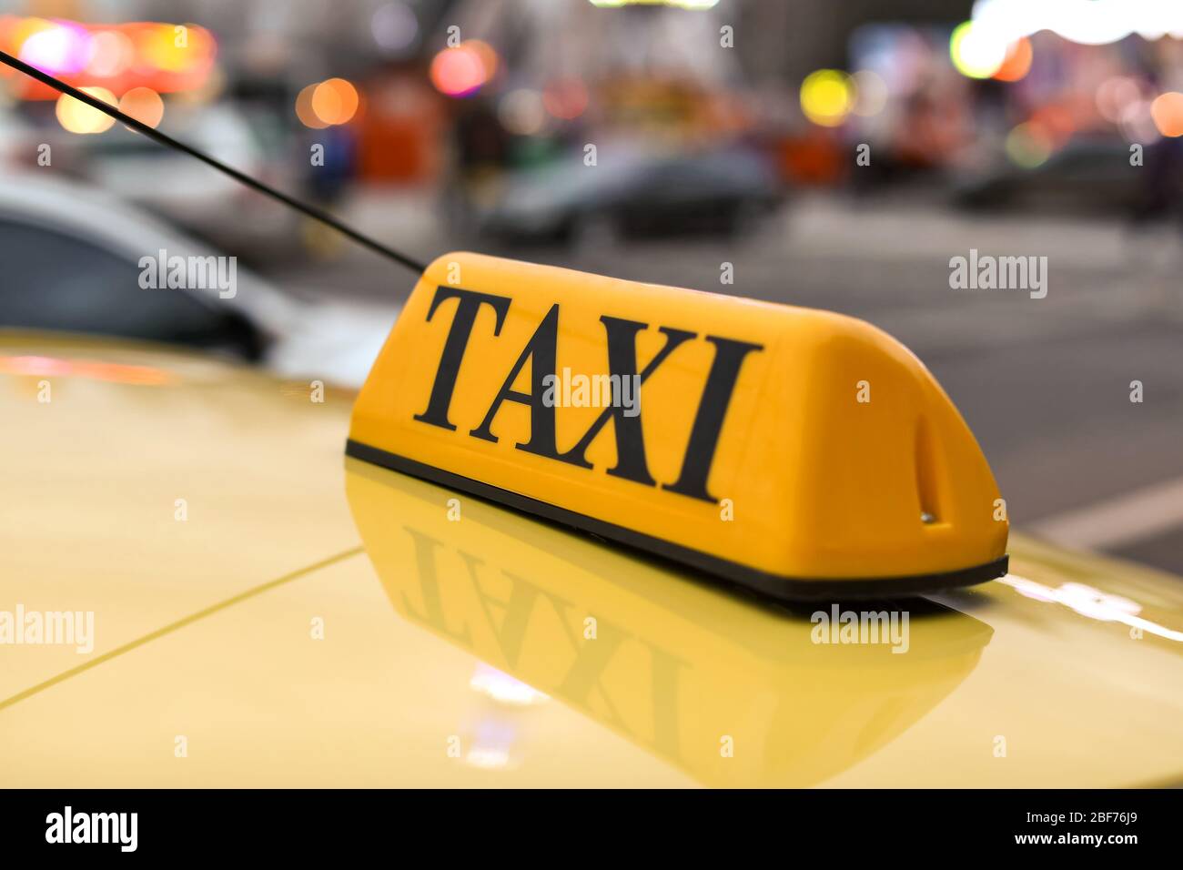 Taxi roof light hi-res stock photography and images - Alamy