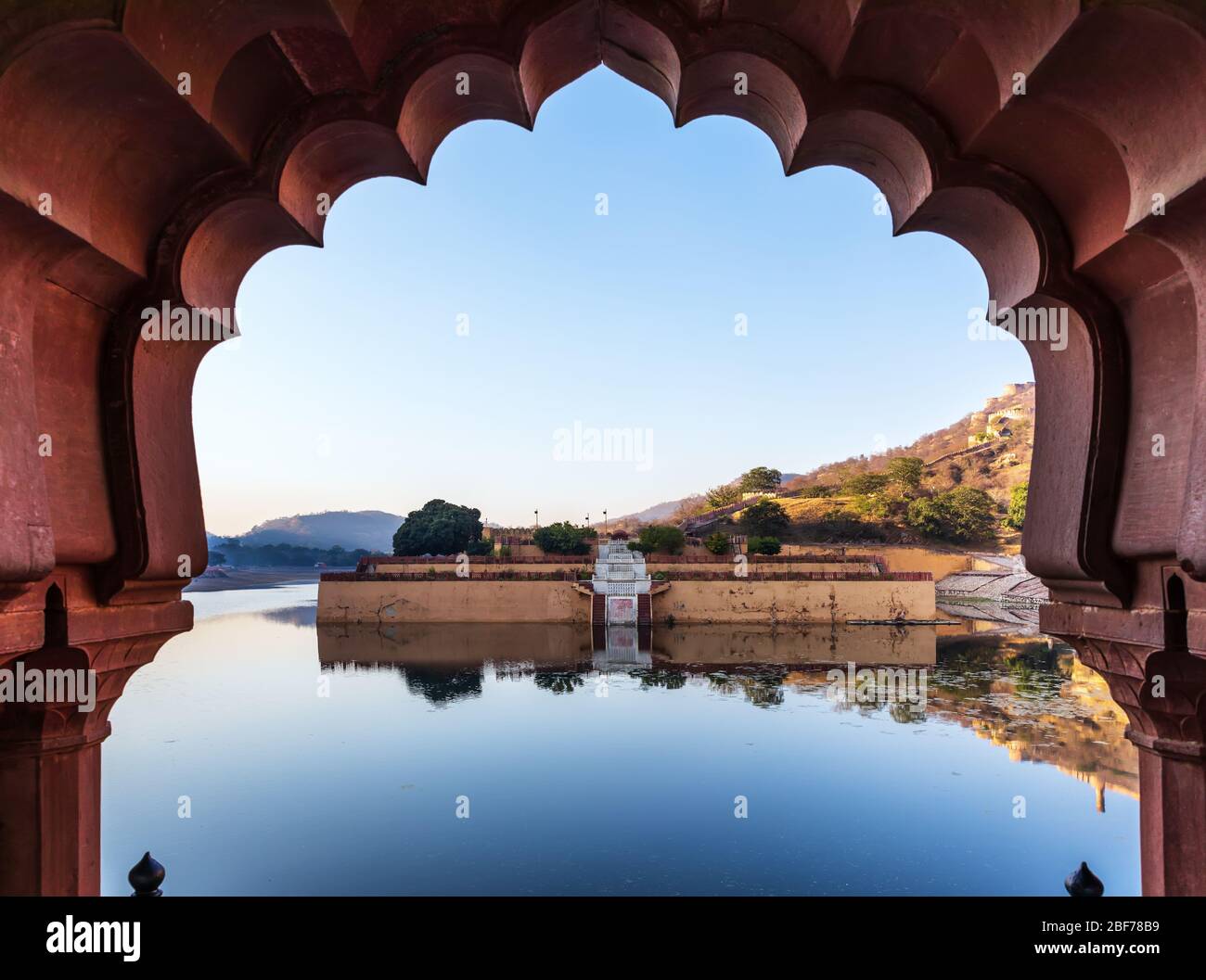 Amber Fort lake through the gates, India, Jaipur Stock Photo - Alamy