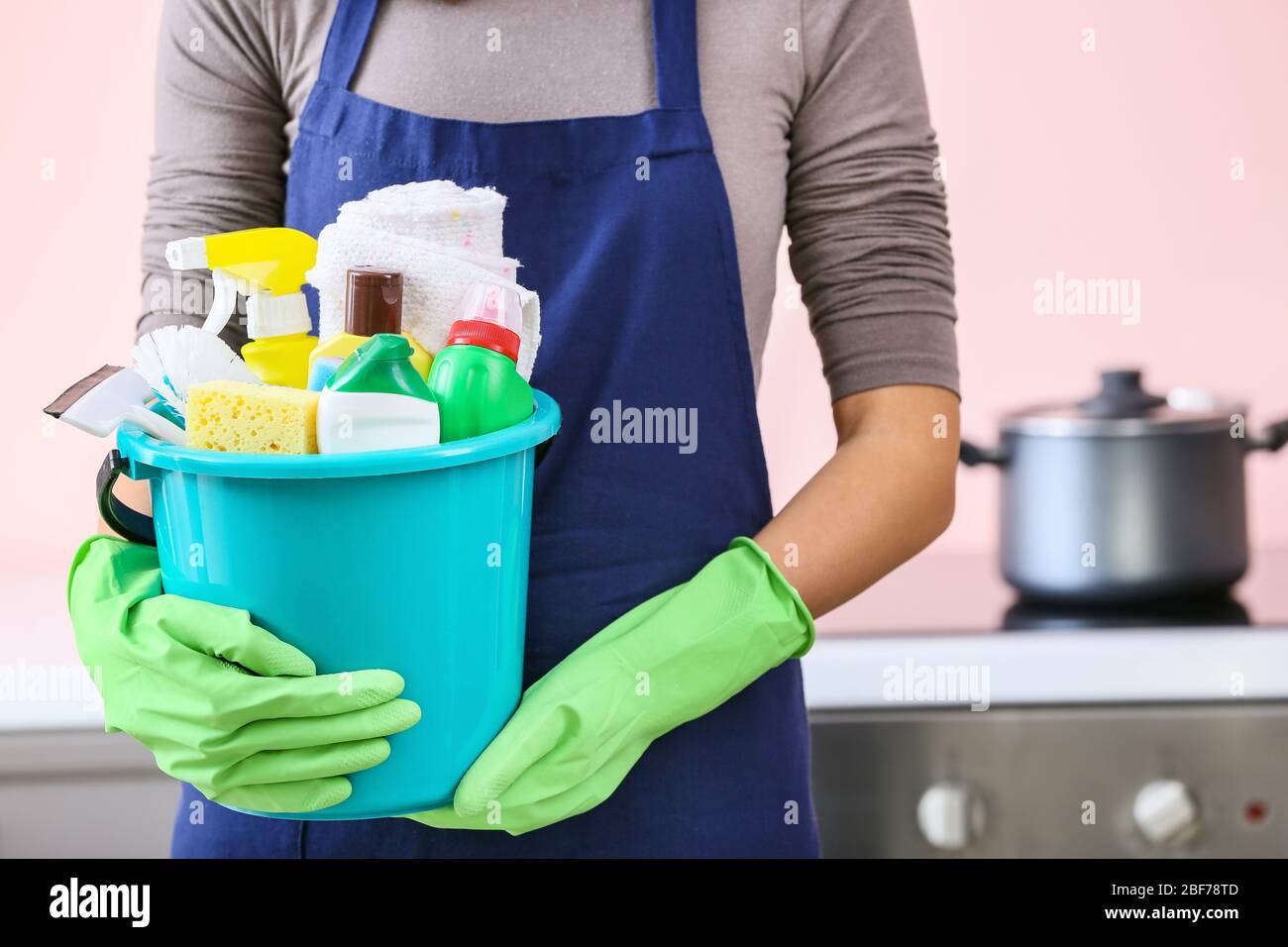 Set of cleaning items in bucket hi-res stock photography and images - Alamy