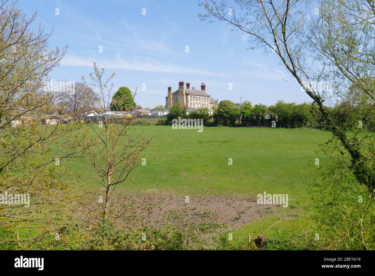 Little Preston Hall residential park and a horse field in Swillington ...