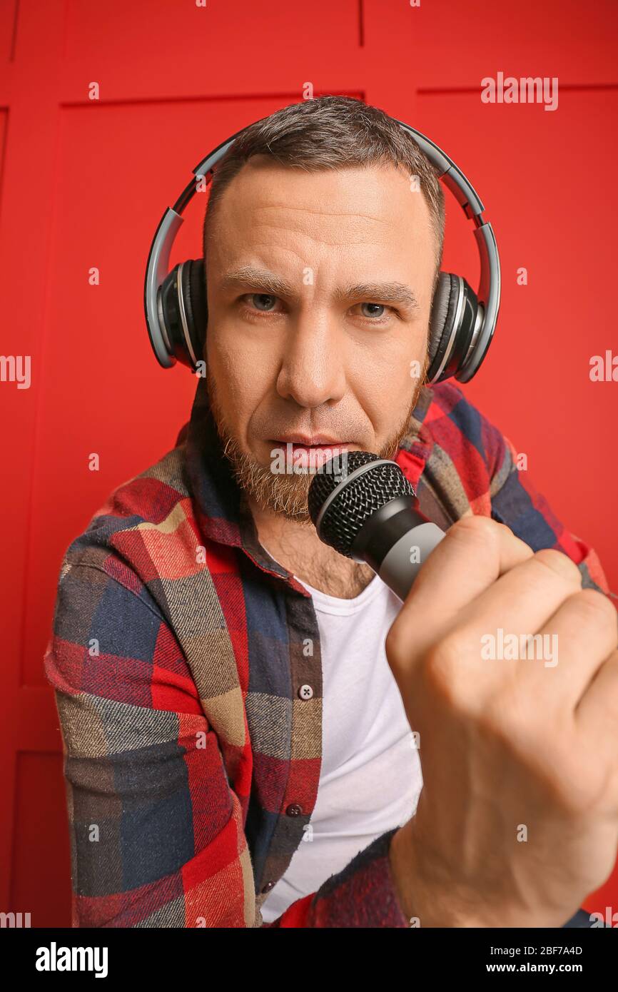 Celebrity music headphones microphone hi-res stock photography and ...