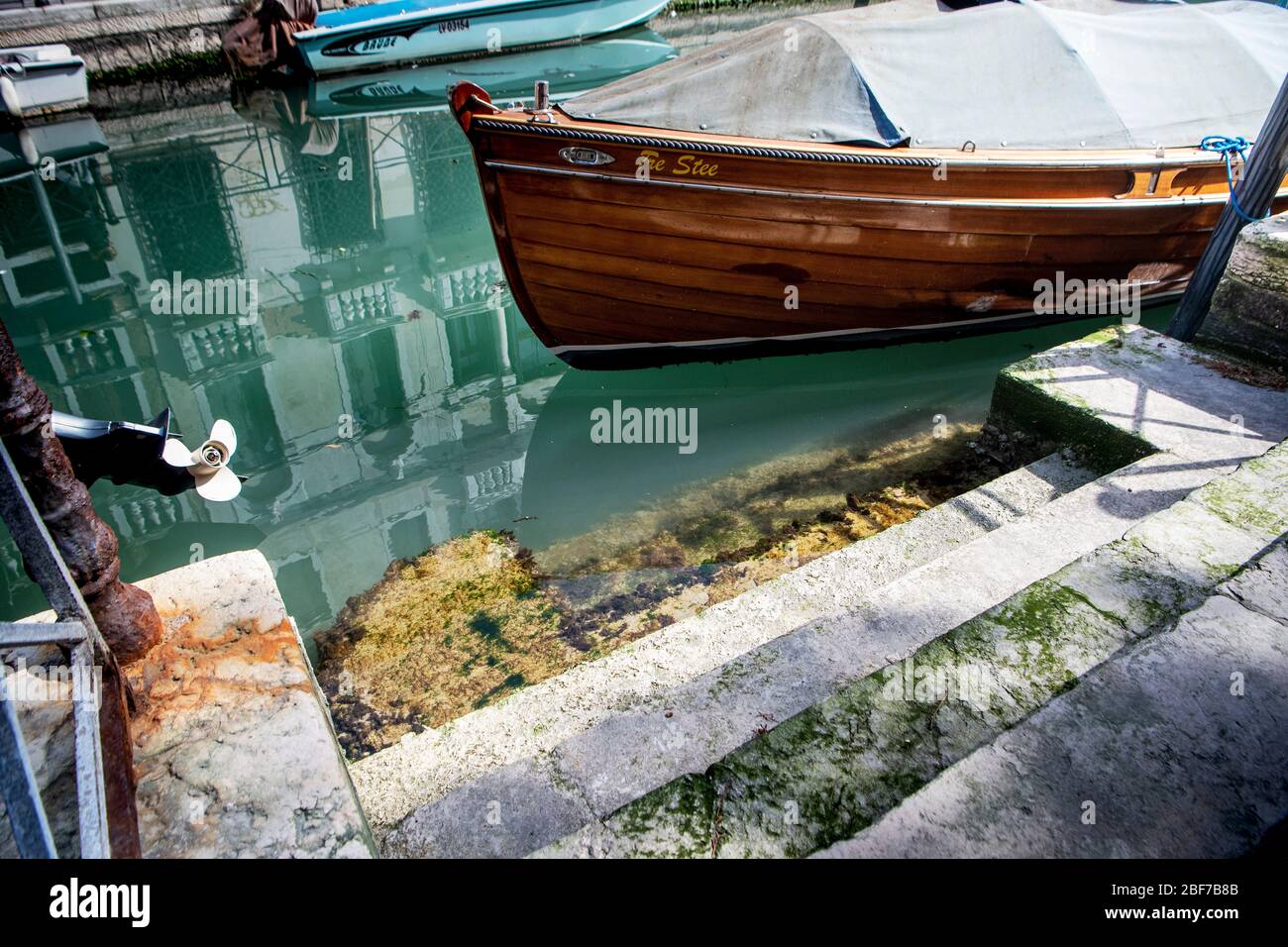 03/28/2020 Venice - Italy Venice is shrouded in silence and clean water ...