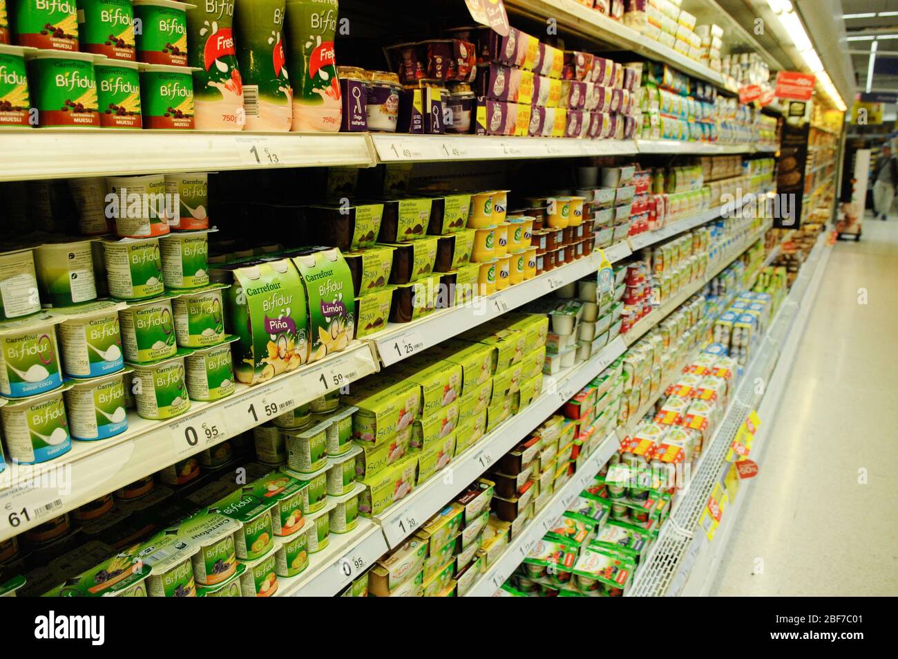 Yoghurt shelves hi-res stock photography and images - Alamy