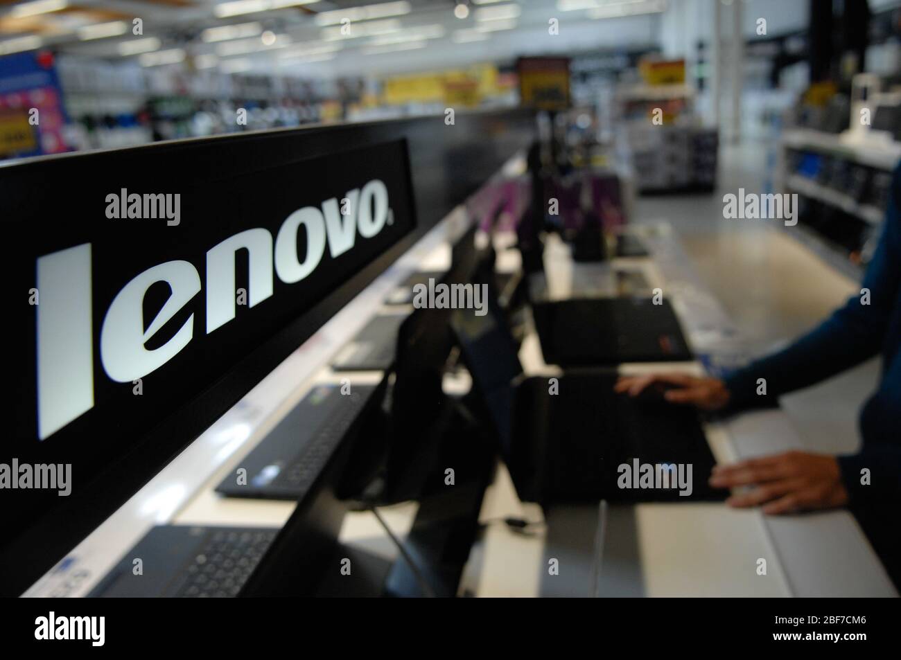 Lenovo thinkpad hi-res stock photography and images - Alamy