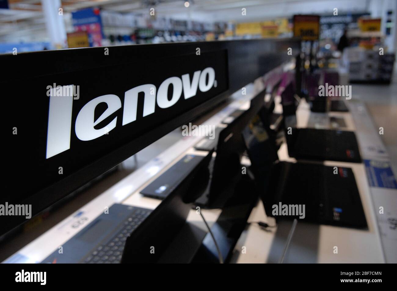 Lenovo thinkpad hi-res stock photography and images - Alamy