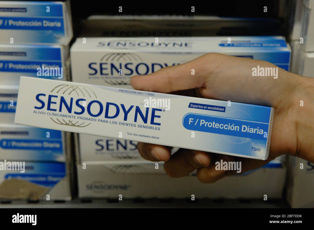 Sensodyne toothpaste hi-res stock photography and images - Alamy