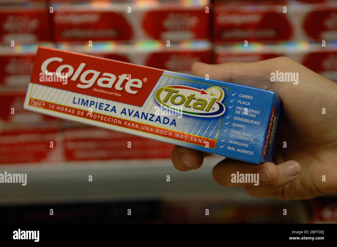 Colgate advanced hi-res stock photography and images - Alamy