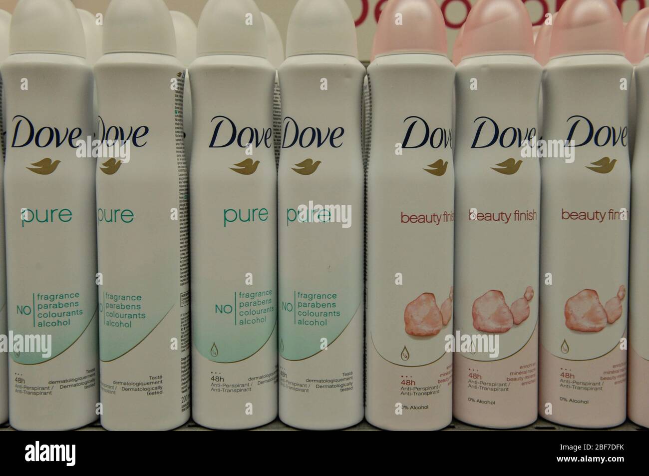 Dove toiletries hi-res stock photography and images - Alamy