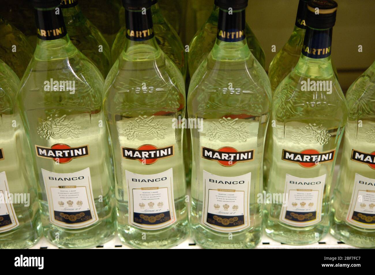 Martini bianco hi-res stock photography and images - Alamy