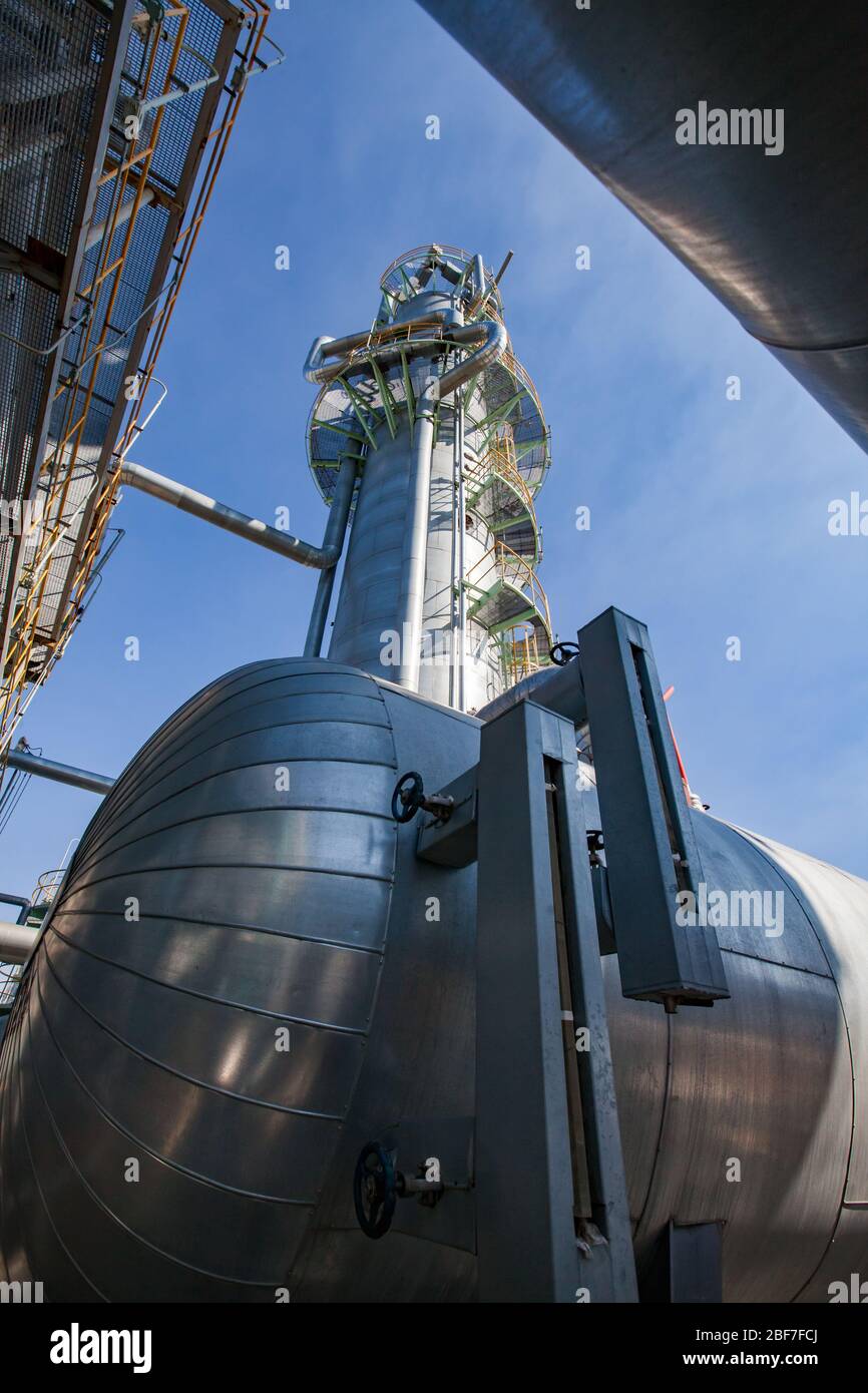 Distillation tower piping distillation tower hi-res stock photography ...